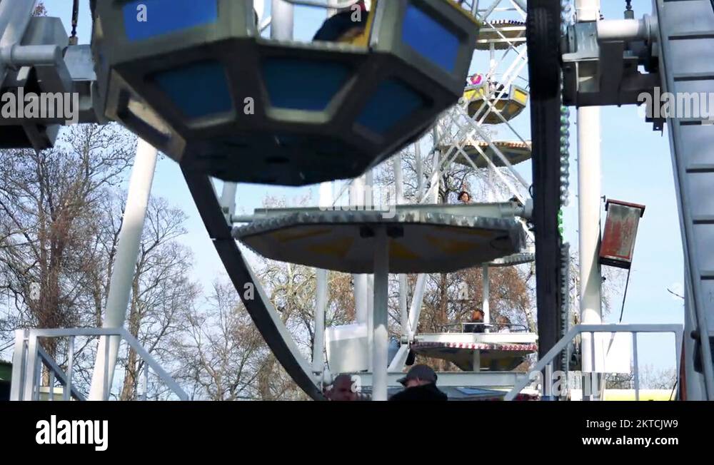 Seats on ferris wheel Stock Videos & Footage - HD and 4K Video Clips ...