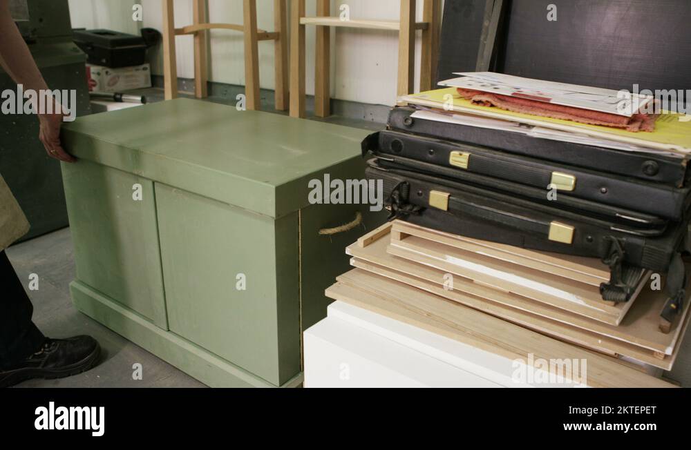 Chest maker Stock Videos & Footage - HD and 4K Video Clips - Alamy