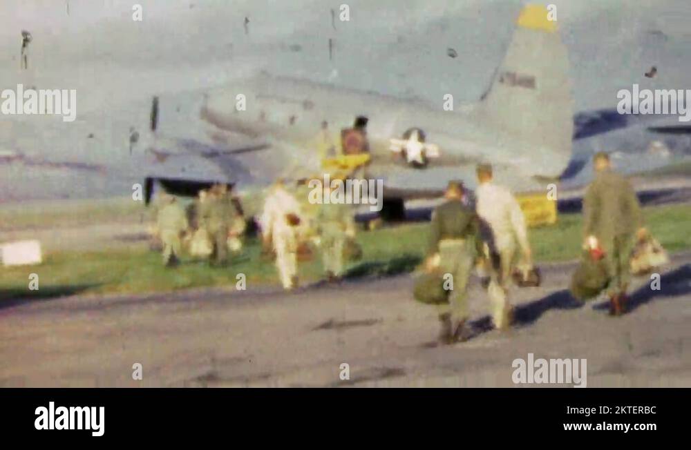 Us army airplane Stock Videos & Footage - HD and 4K Video Clips - Alamy