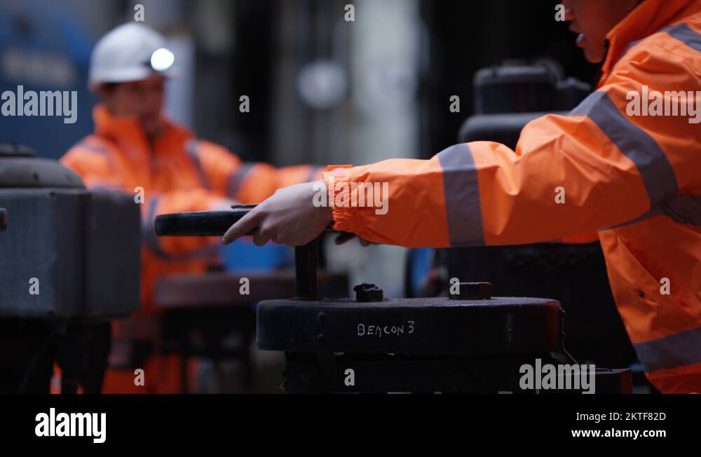 Pipeline valve site Stock Videos & Footage - HD and 4K Video Clips - Alamy