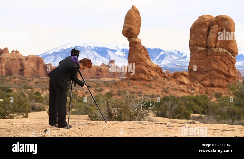 Setting up camera on Stock Videos & Footage - HD and 4K Video Clips - Alamy