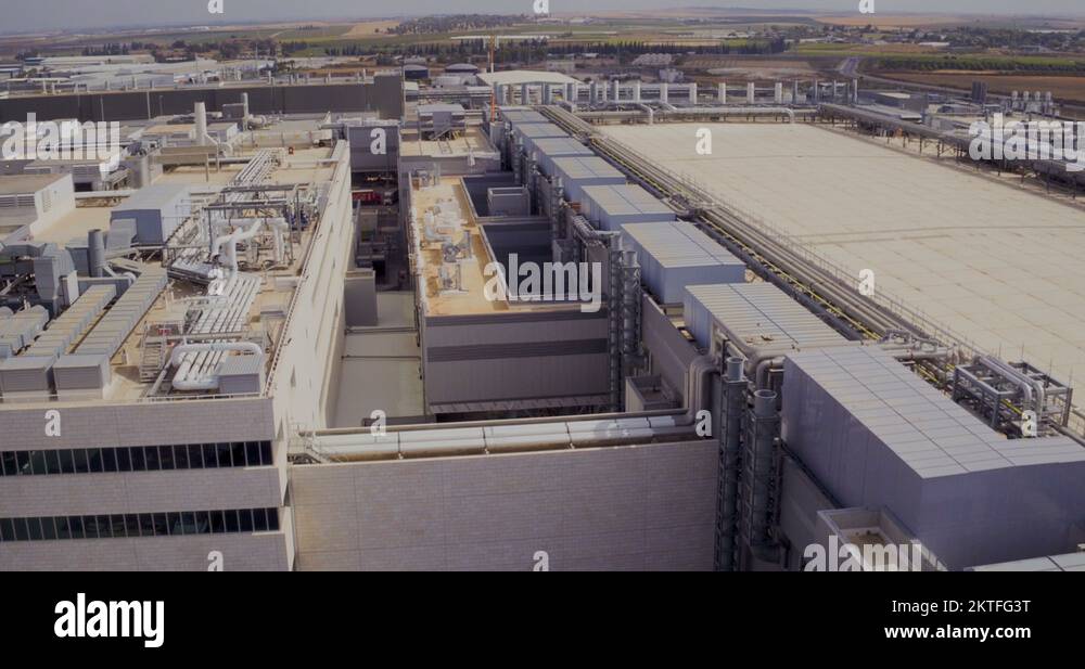 Refinery rooftop Stock Videos & Footage - HD and 4K Video Clips - Alamy