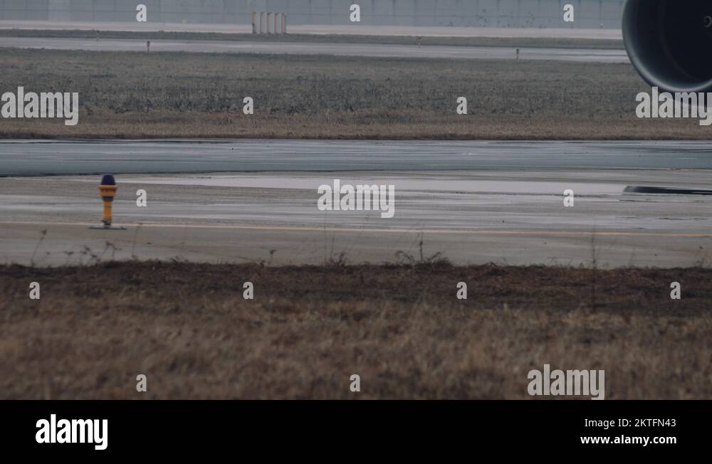 Airbus a320 100 Stock Videos & Footage - HD and 4K Video Clips - Alamy