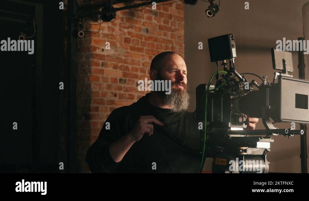 Rig dolly Stock Videos & Footage - HD and 4K Video Clips - Alamy