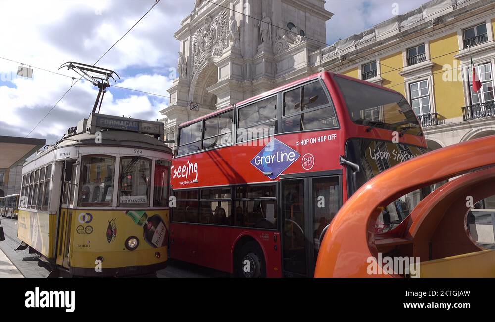 Historic bus Stock Videos & Footage - HD and 4K Video Clips - Alamy