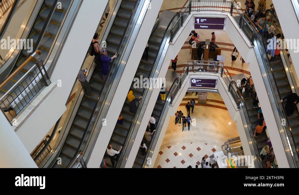 Escalator 4k shopping mall crowd people buy shop time lapse timelapse sale shops Stock Video ...