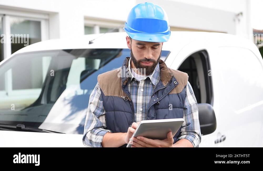 Using answering Stock Videos & Footage - HD and 4K Video Clips - Alamy