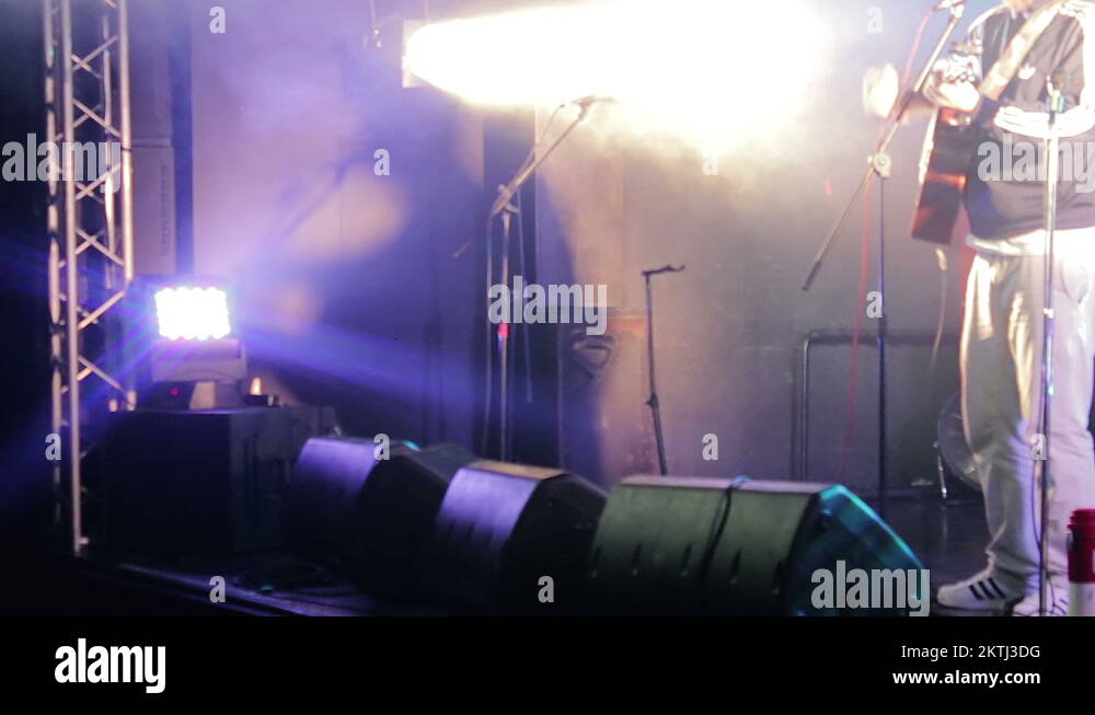 Pop singer guitar Stock Videos & Footage - HD and 4K Video Clips - Alamy