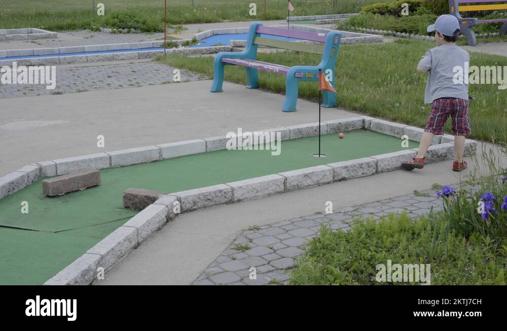 Mini putt putt Stock Videos & Footage - HD and 4K Video Clips - Alamy