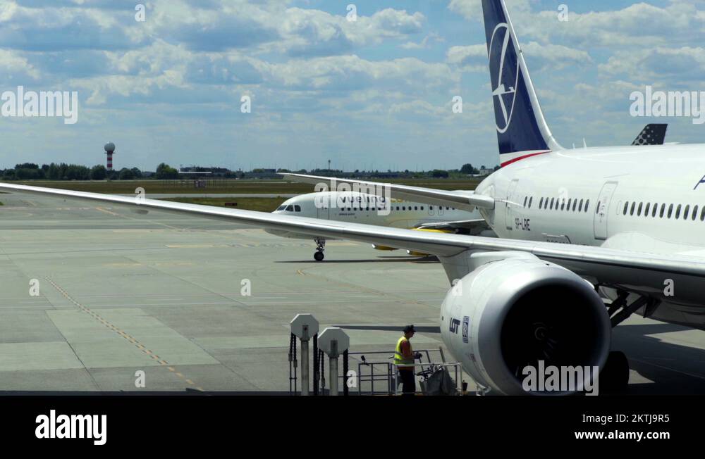 Stop a plane Stock Videos & Footage - HD and 4K Video Clips - Alamy