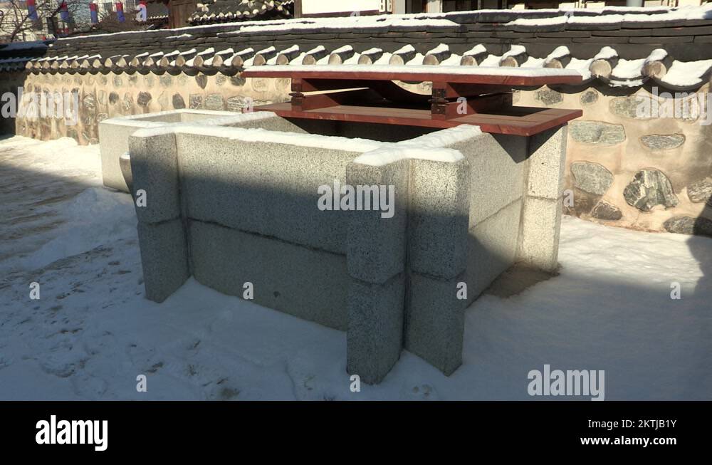 Korean traditional house Han ok village in Seoul, Korea Stock Video ...