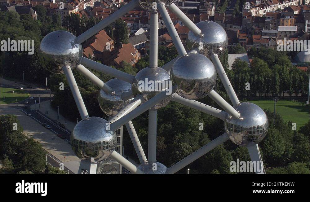Atomium spheres Stock Videos & Footage - HD and 4K Video Clips - Alamy