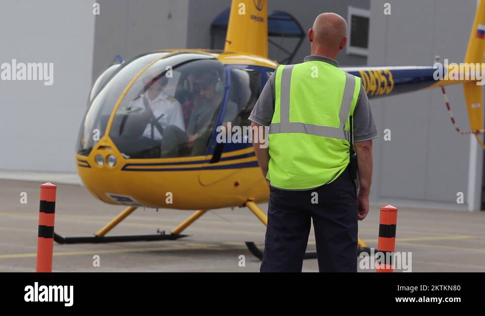 Ground crew member Stock Videos & Footage - HD and 4K Video Clips - Alamy
