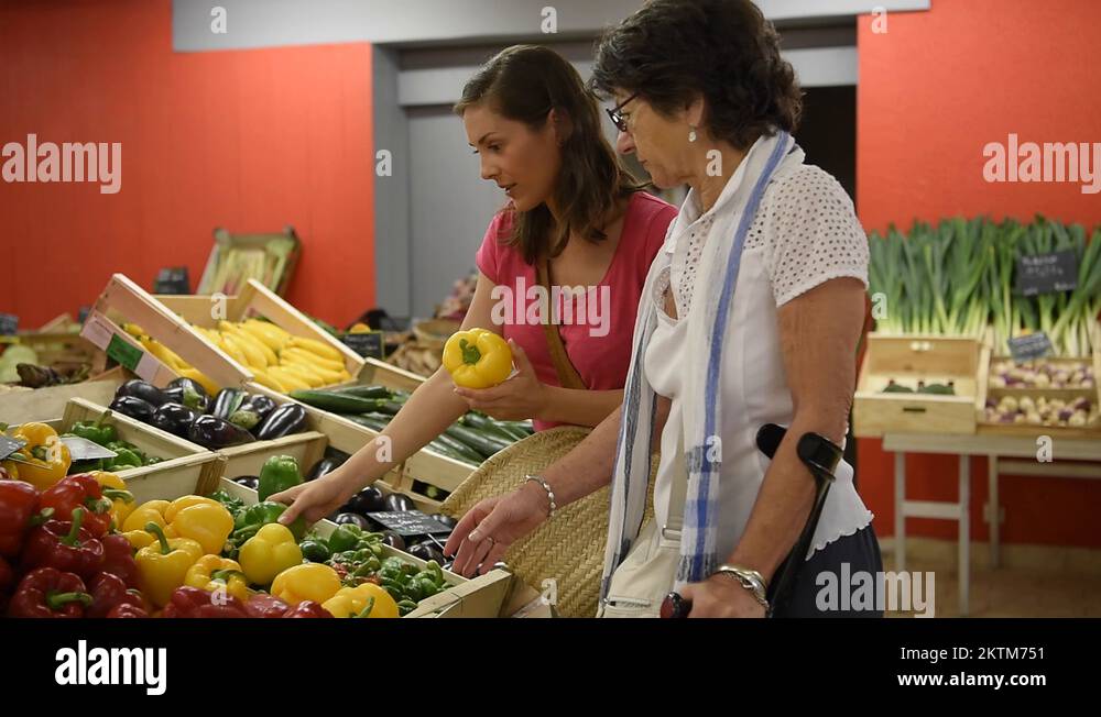 Grocery help Stock Videos & Footage - HD and 4K Video Clips - Alamy