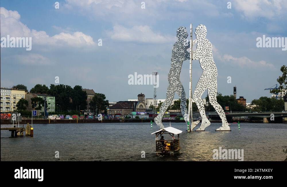 Statue molecule man Stock Videos & Footage - HD and 4K Video Clips - Alamy