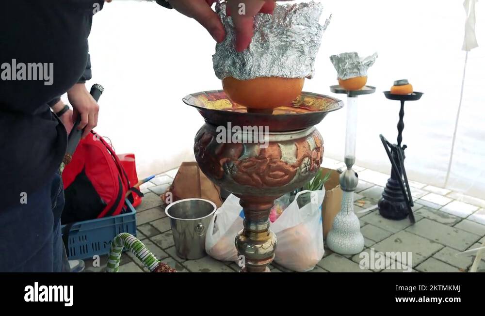 Men stands Stock Videos & Footage - HD and 4K Video Clips - Alamy