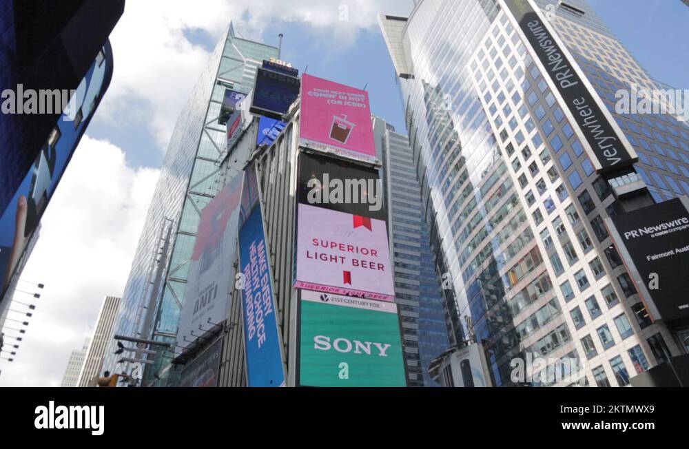 Times square building Stock Videos & Footage - HD and 4K Video Clips ...