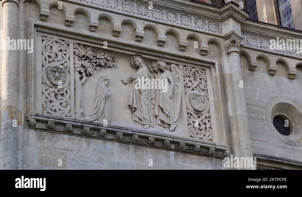 Castle carvings Stock Videos & Footage - HD and 4K Video Clips - Alamy