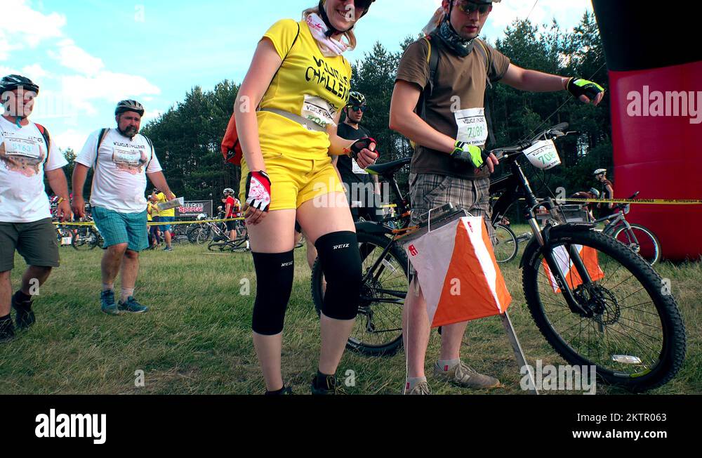 Dramatic finish Stock Videos & Footage - HD and 4K Video Clips - Alamy