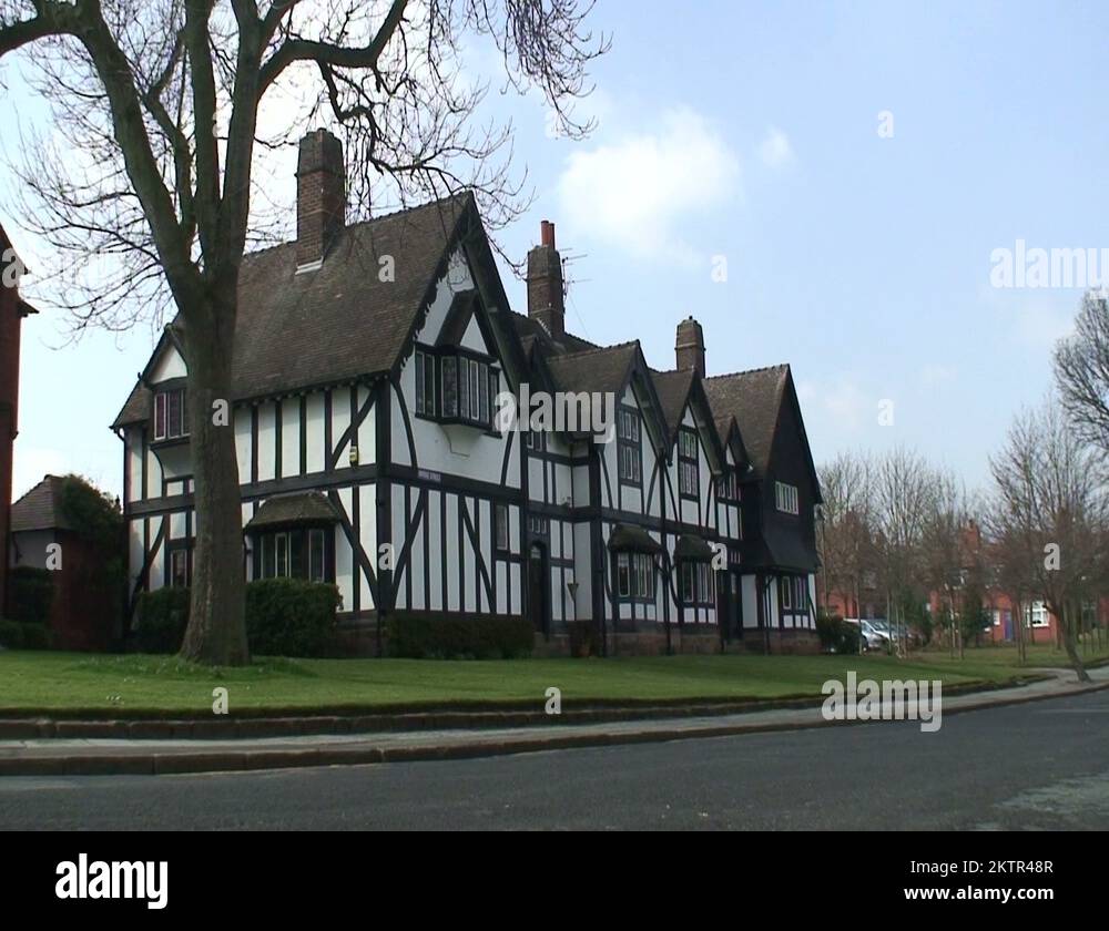 Old tudor building Stock Videos & Footage - HD and 4K Video Clips - Alamy