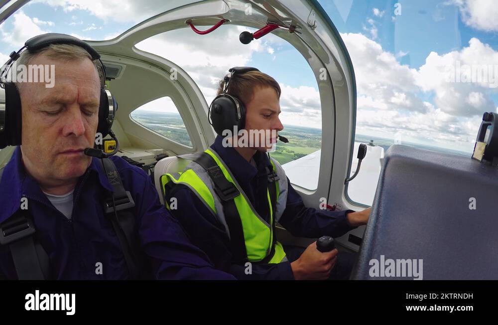 Teaching mentoring Stock Videos & Footage - HD and 4K Video Clips - Alamy