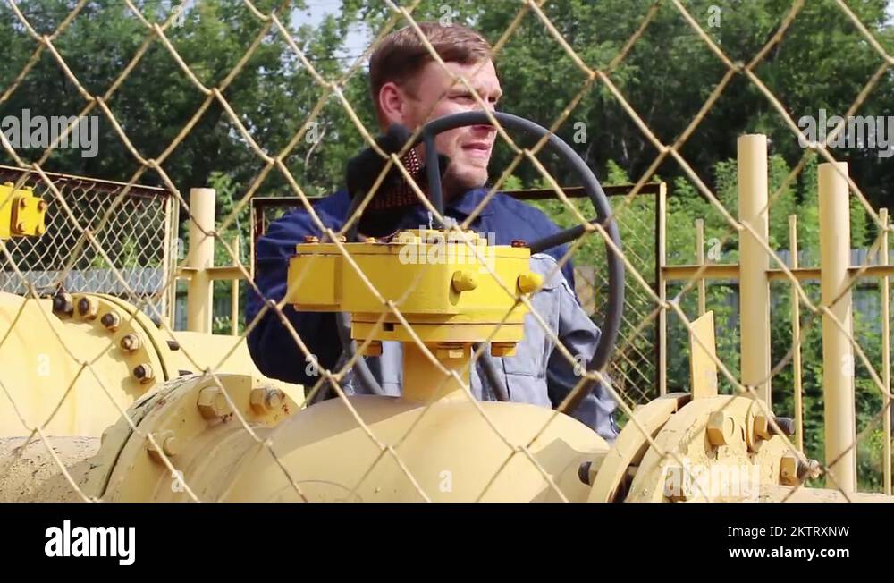 Shutter valves Stock Videos & Footage - HD and 4K Video Clips - Alamy