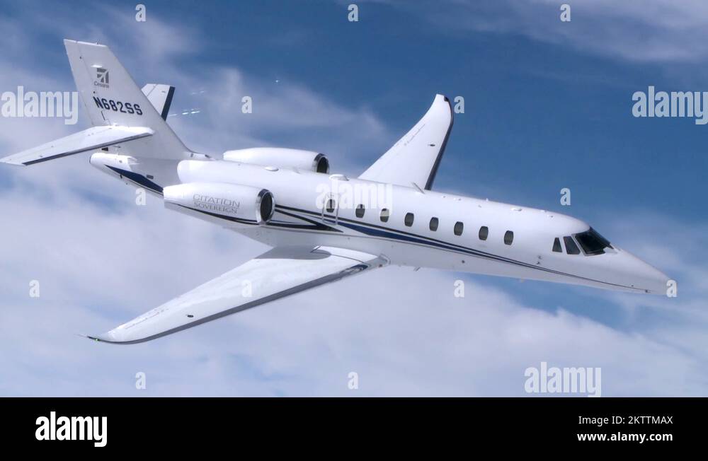 Cessna Citation Sovereign Jet Air To Air Steep Banking Right Stock ...