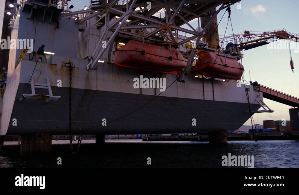 Offshore platform Stock Videos & Footage - HD and 4K Video Clips - Alamy
