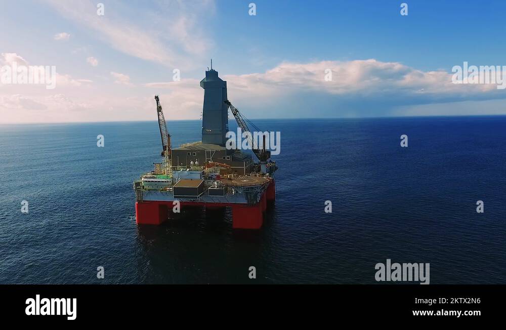 Deep ocean platform Stock Videos & Footage - HD and 4K Video Clips - Alamy