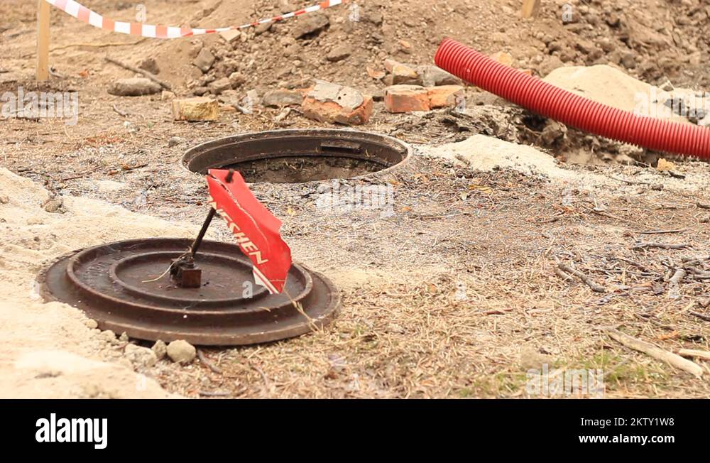 Cable manhole Stock Videos & Footage - HD and 4K Video Clips - Alamy