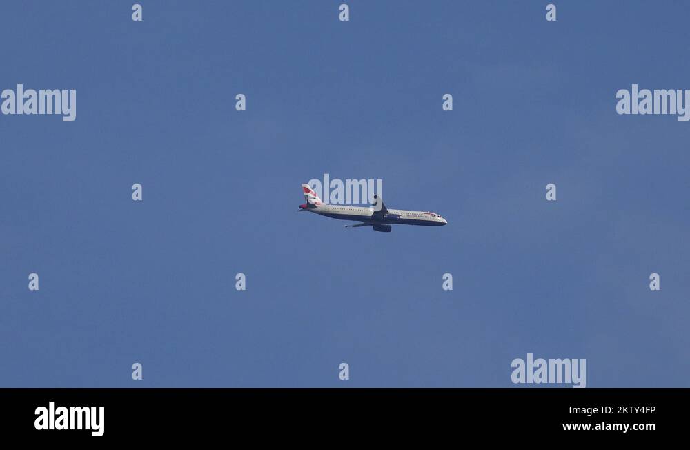4K English Airplane Flying in London, Tracking Jet Plane Airliner ...