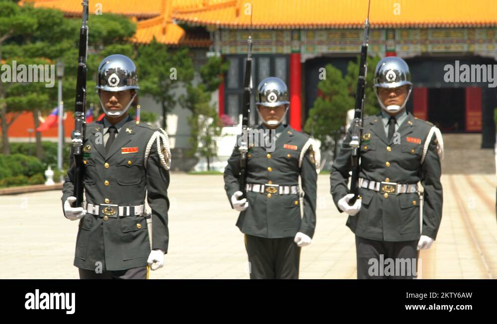 4K Taiwanese soldiers changing of the guard at National Shrine of ...