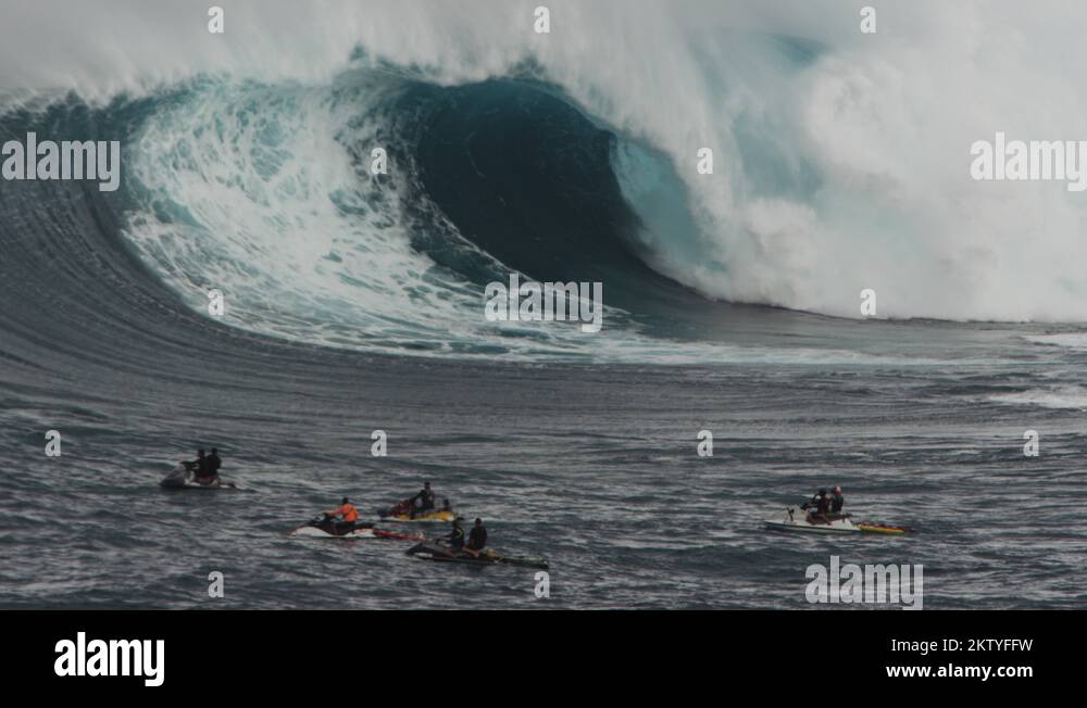 Scary waves Stock Videos & Footage - HD and 4K Video Clips - Alamy
