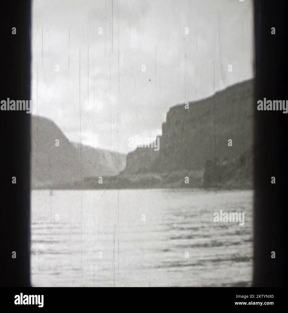 Zoom waves Stock Videos & Footage - HD and 4K Video Clips - Alamy