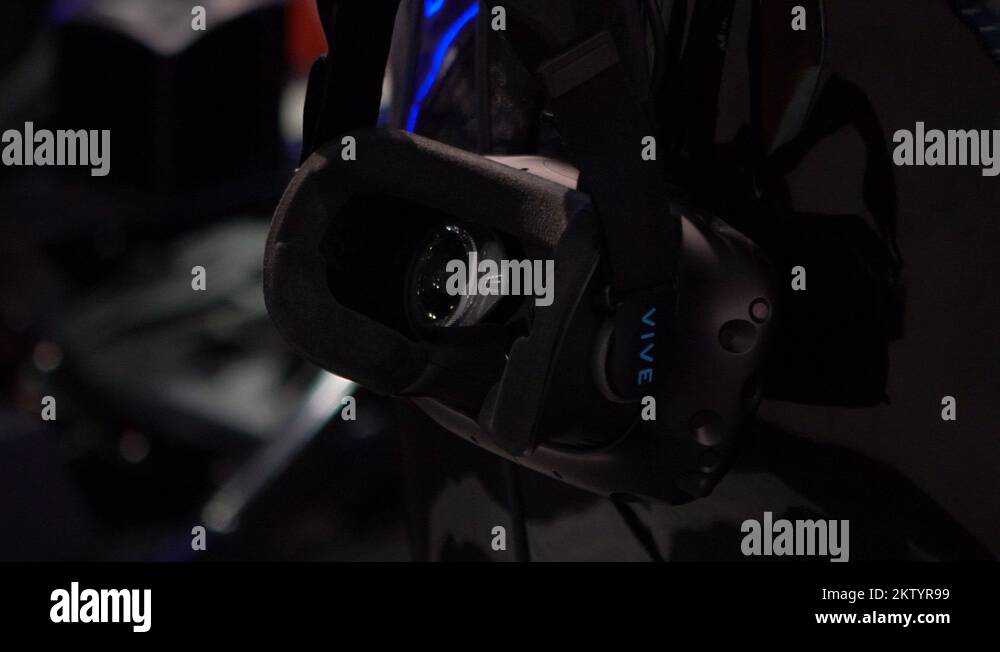 Dan gaming Stock Videos & Footage - HD and 4K Video Clips - Alamy