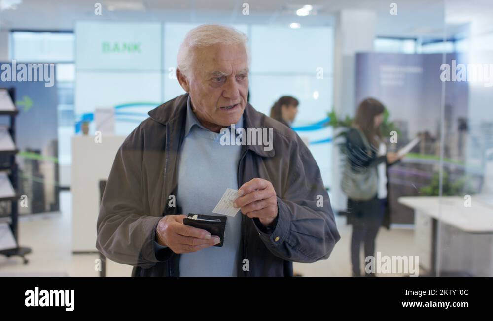 Using an atm machine Stock Videos & Footage - HD and 4K Video Clips - Alamy