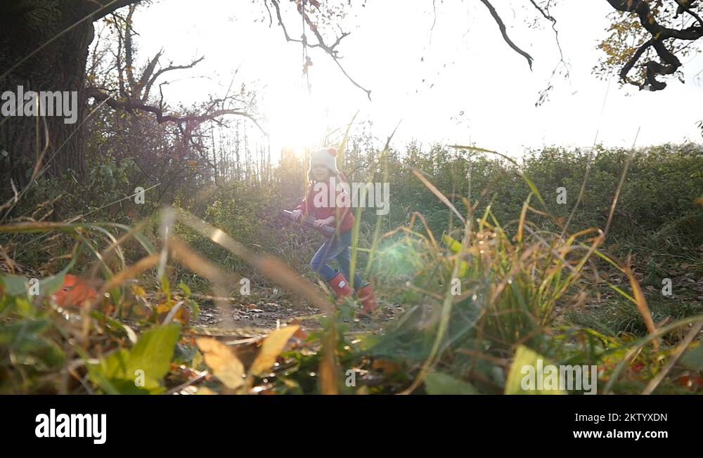 Suspended rope Stock Videos & Footage - HD and 4K Video Clips - Alamy