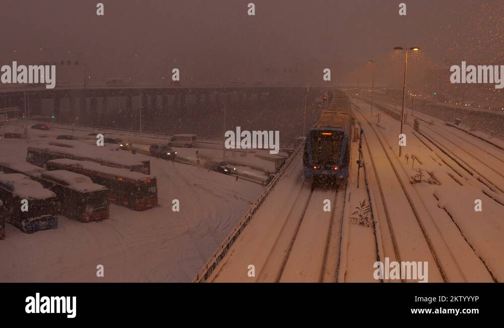 A heavy heavy transport system in road Stock Videos & Footage - HD and ...