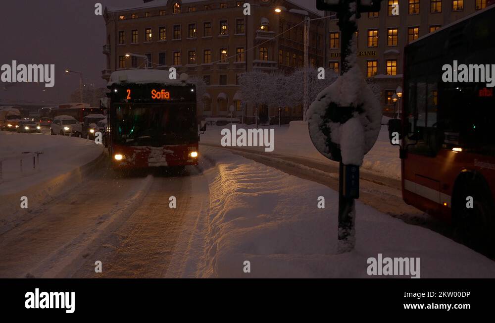Bus stuck in snow Stock Videos & Footage - HD and 4K Video Clips - Alamy
