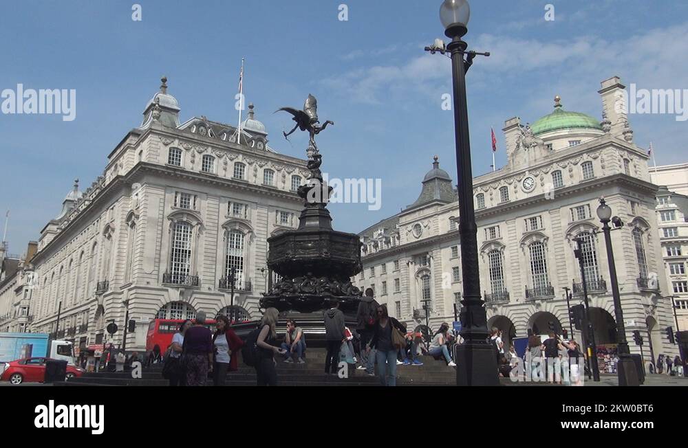 Piccadilly Circus Square Double-Decker Bus and Tourist Visiting London ...