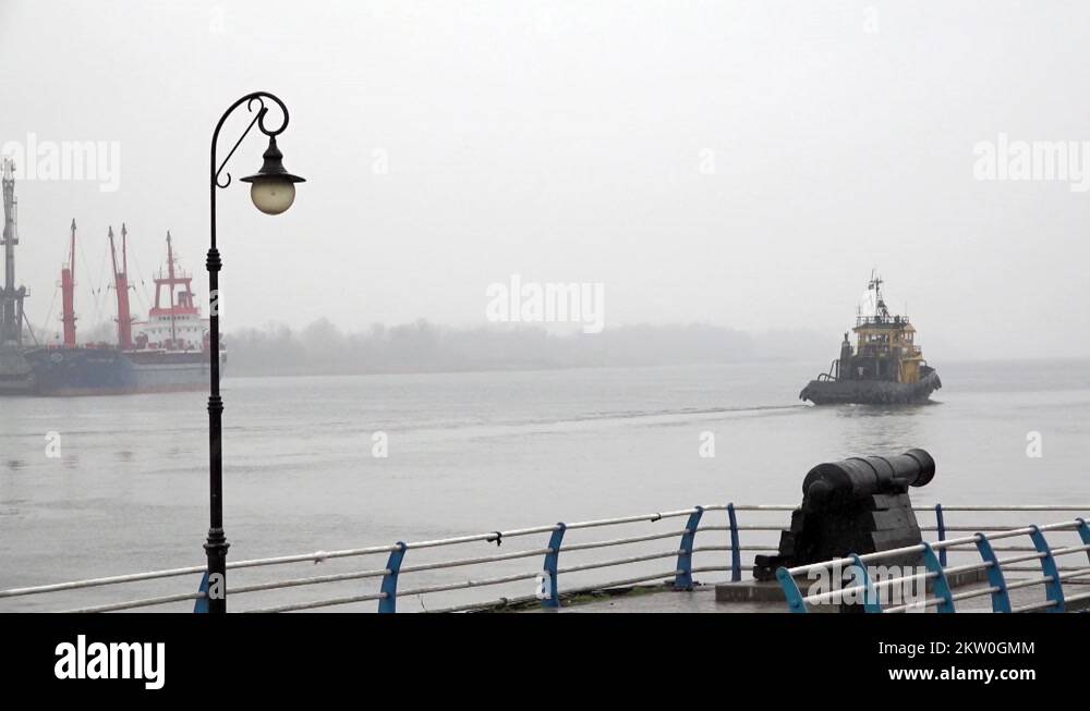 Tugs on the port Stock Videos & Footage - HD and 4K Video Clips - Alamy
