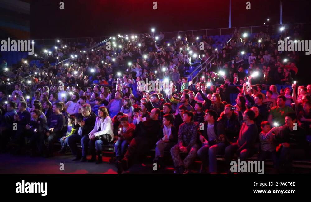 People watching show Stock Videos & Footage - HD and 4K Video Clips - Alamy