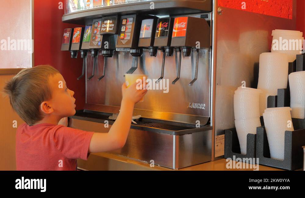 Soda pop fountain Stock Videos & Footage - HD and 4K Video Clips - Alamy