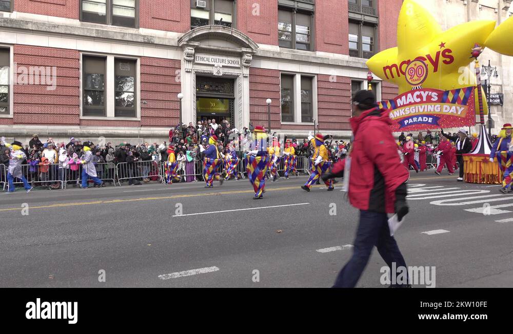 Macy day parade Stock Videos & Footage - HD and 4K Video Clips - Alamy
