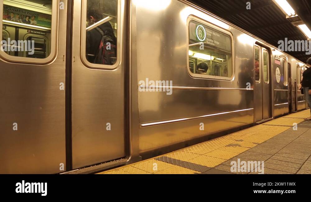 Terminal group train subway Stock Videos & Footage - HD and 4K Video ...