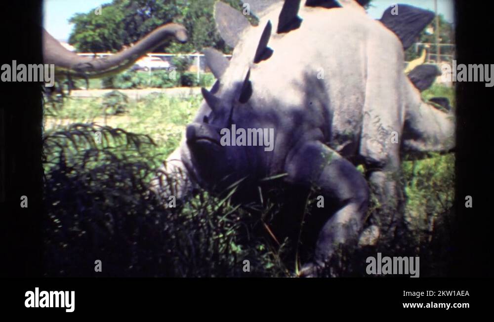 Lifelike dinosaurs Stock Videos & Footage - HD and 4K Video Clips - Alamy