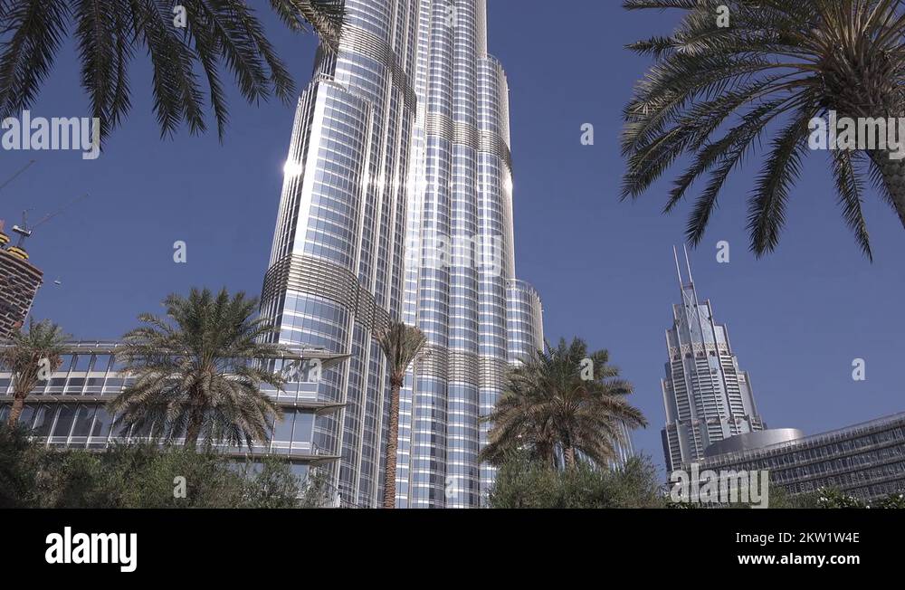 Financial center wealthiest place in the world Burj Khalifa Dubai ...