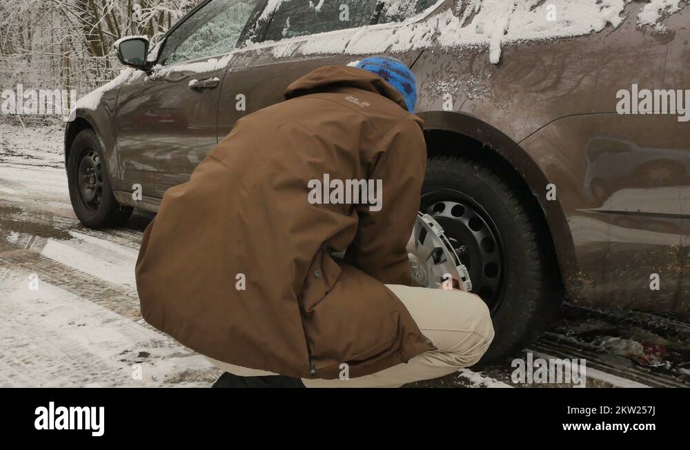 Utility covers Stock Videos & Footage - HD and 4K Video Clips - Alamy