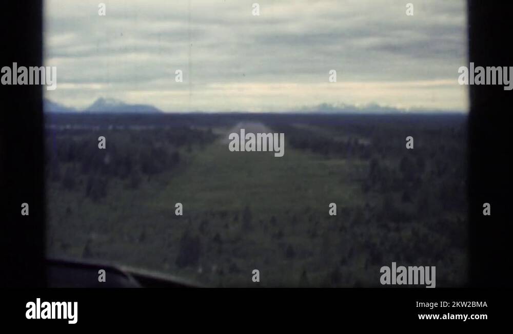 1977: final approach as seen through the cockpit to the runway Stock ...