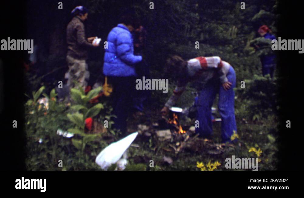 Humans outside Stock Videos & Footage - HD and 4K Video Clips - Alamy